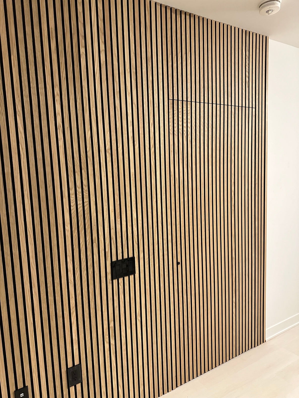Natural White Oak Wood Slat Wall Panels – VIP Classic Moulding